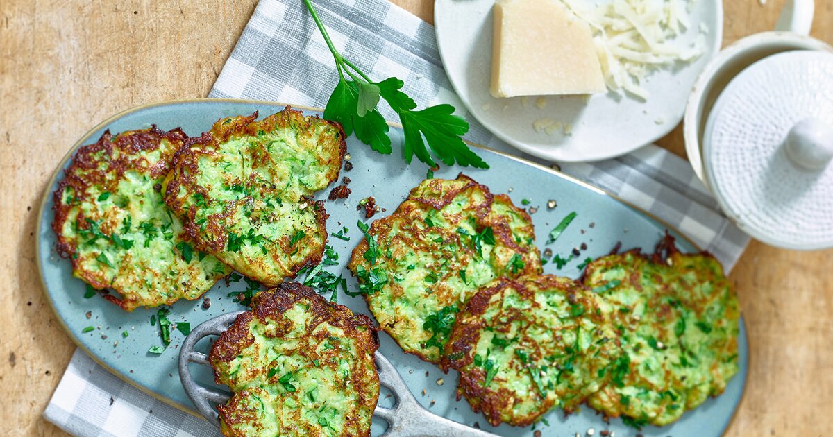 Zucchini-Puffer mit Parmesan: Köstlichkeit natürlich in Low-Carb